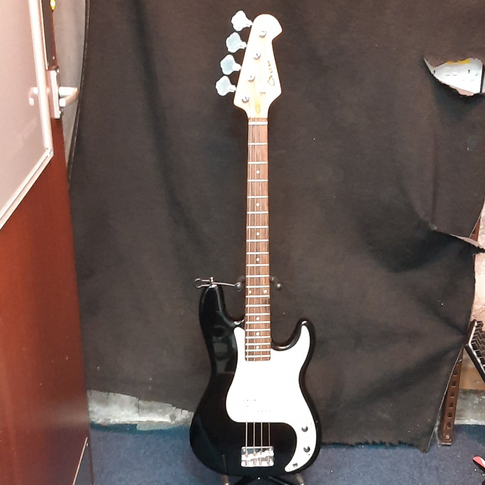 Pre-owned Cheetah Bass Guitar - Own4Less